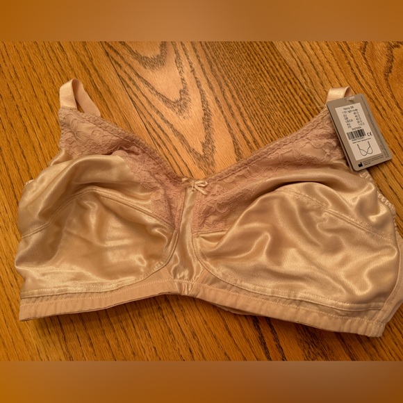 Amoena | Intimates & Sleepwear | Nwt Amoena Nancy Sb 151 Light Nude ...